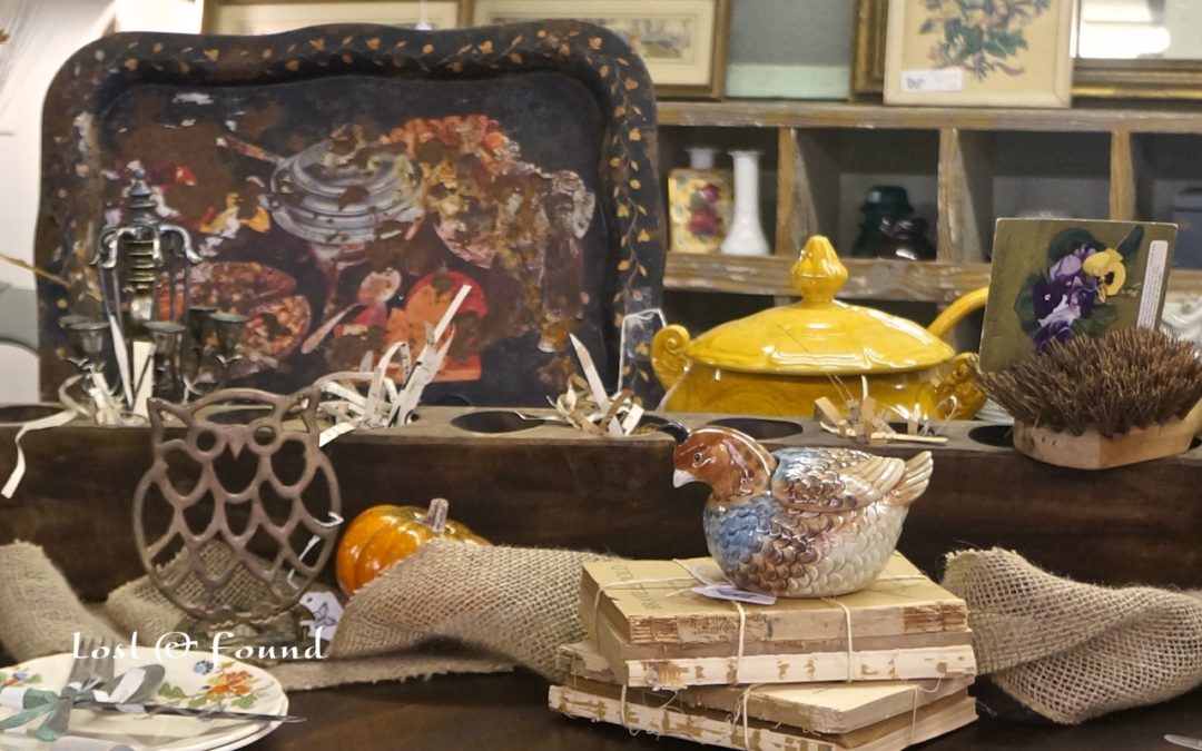 30 Creative Fall Antique Booth Display Ideas - Lost & Found Decor