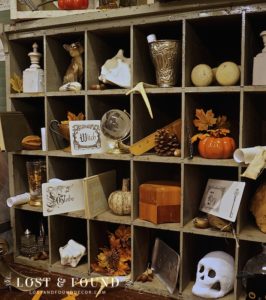 30 Creative Fall Antique Booth Display Ideas - Lost & Found Decor