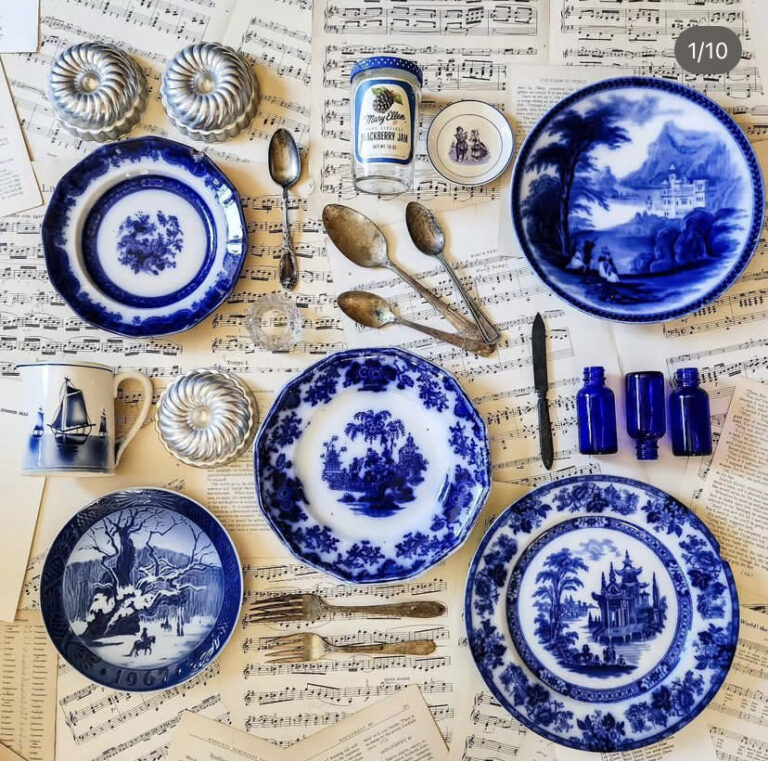 10 Tips for Amazing Flat Lay Photos of Vintage Decor - Lost & Found Decor