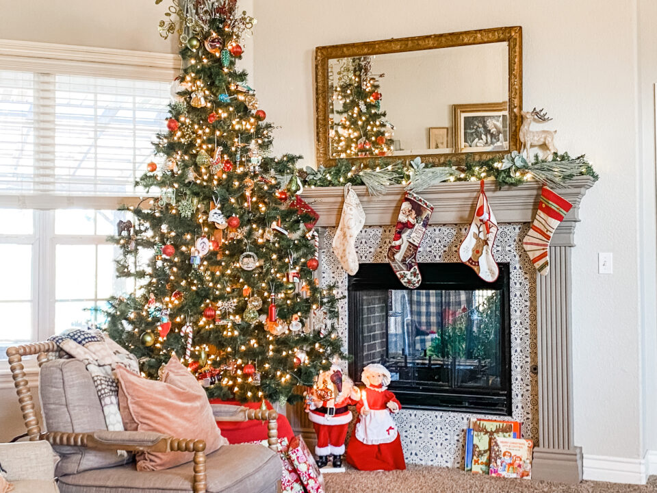 How to Hang Christmas Tree Lights for Maximum TWINKLE! - Lost & Found Decor