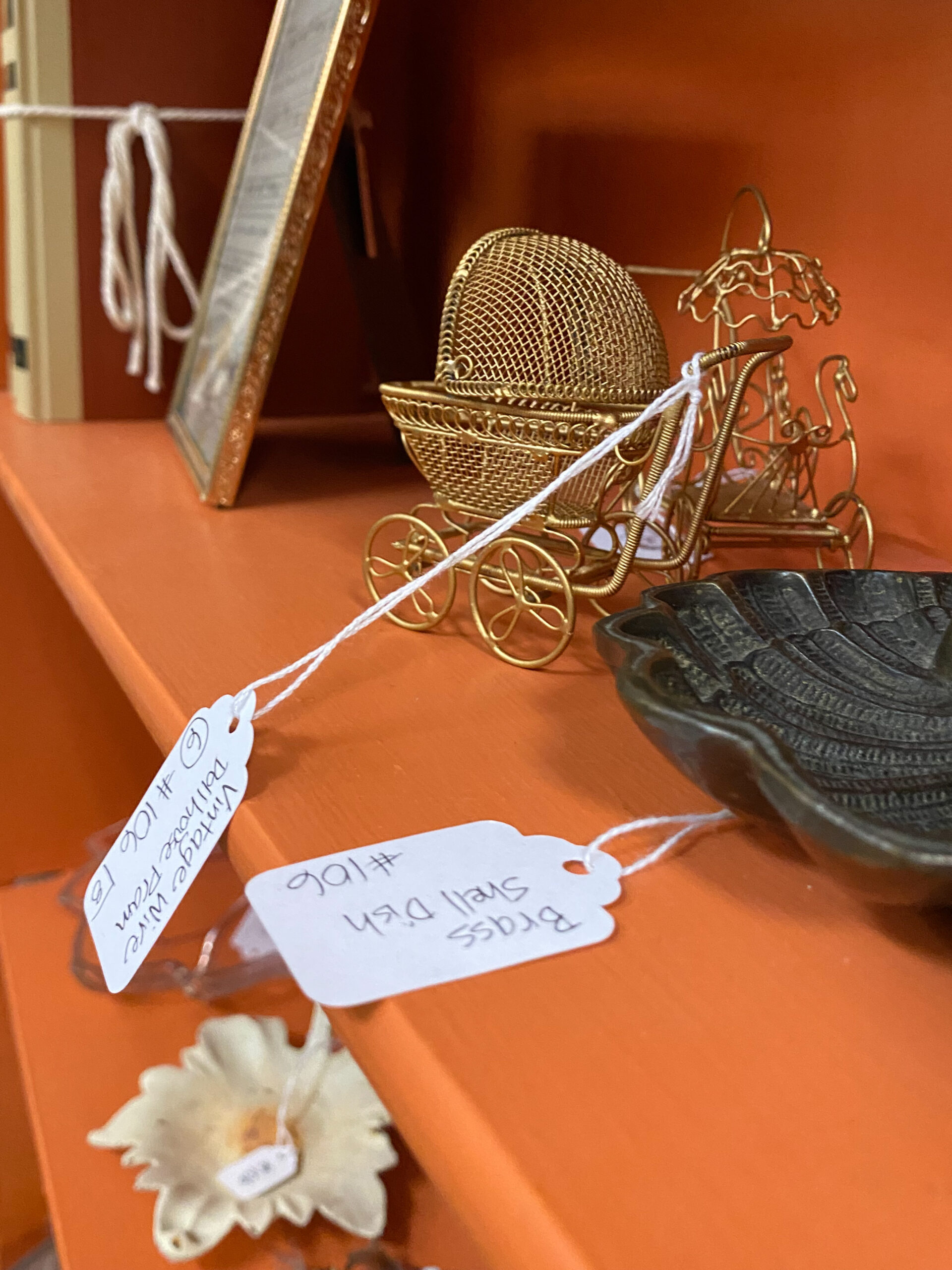 How to Tags Items in Your Antique Booth - Lost & Found Decor