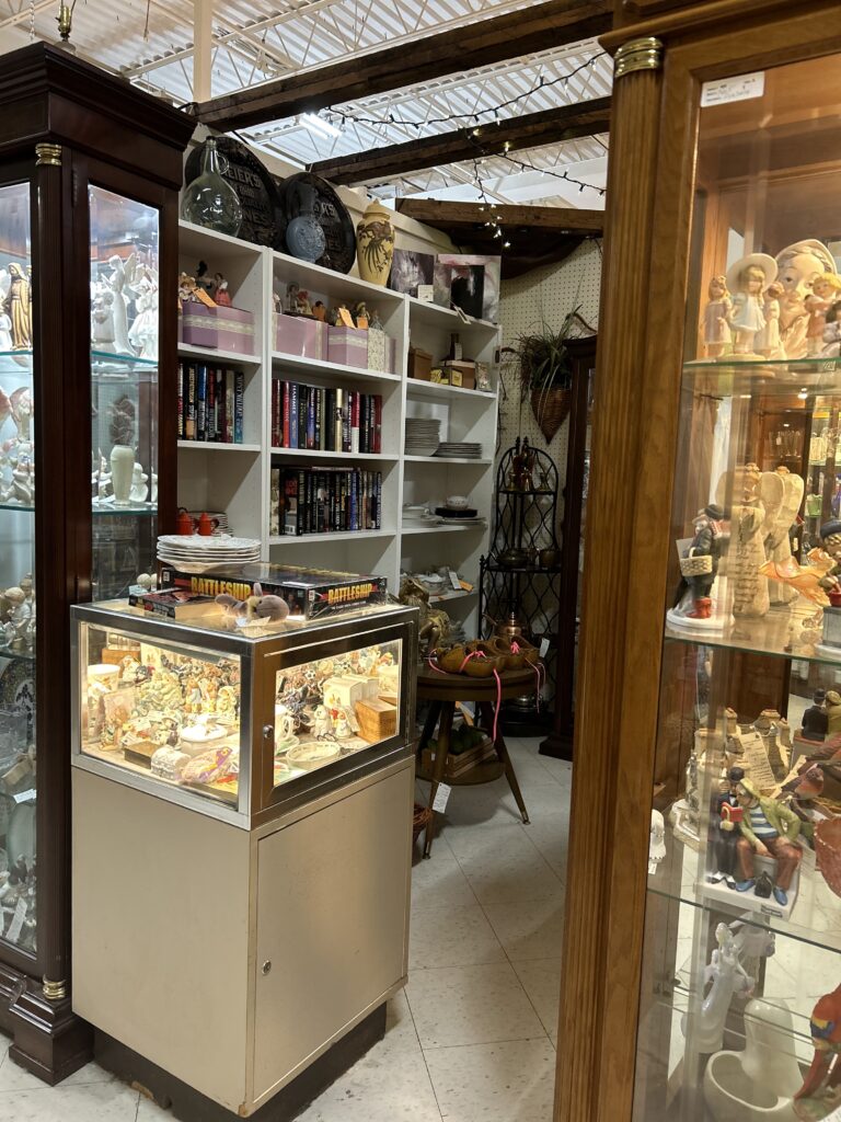 7 Antique Booth Mistakes and Why Shoppers Skip Your Booth - Lost ...